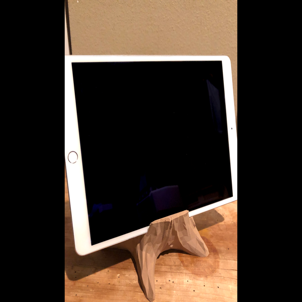 Low poly tree stump tablet stand by nerd_merdules | Download free STL ...