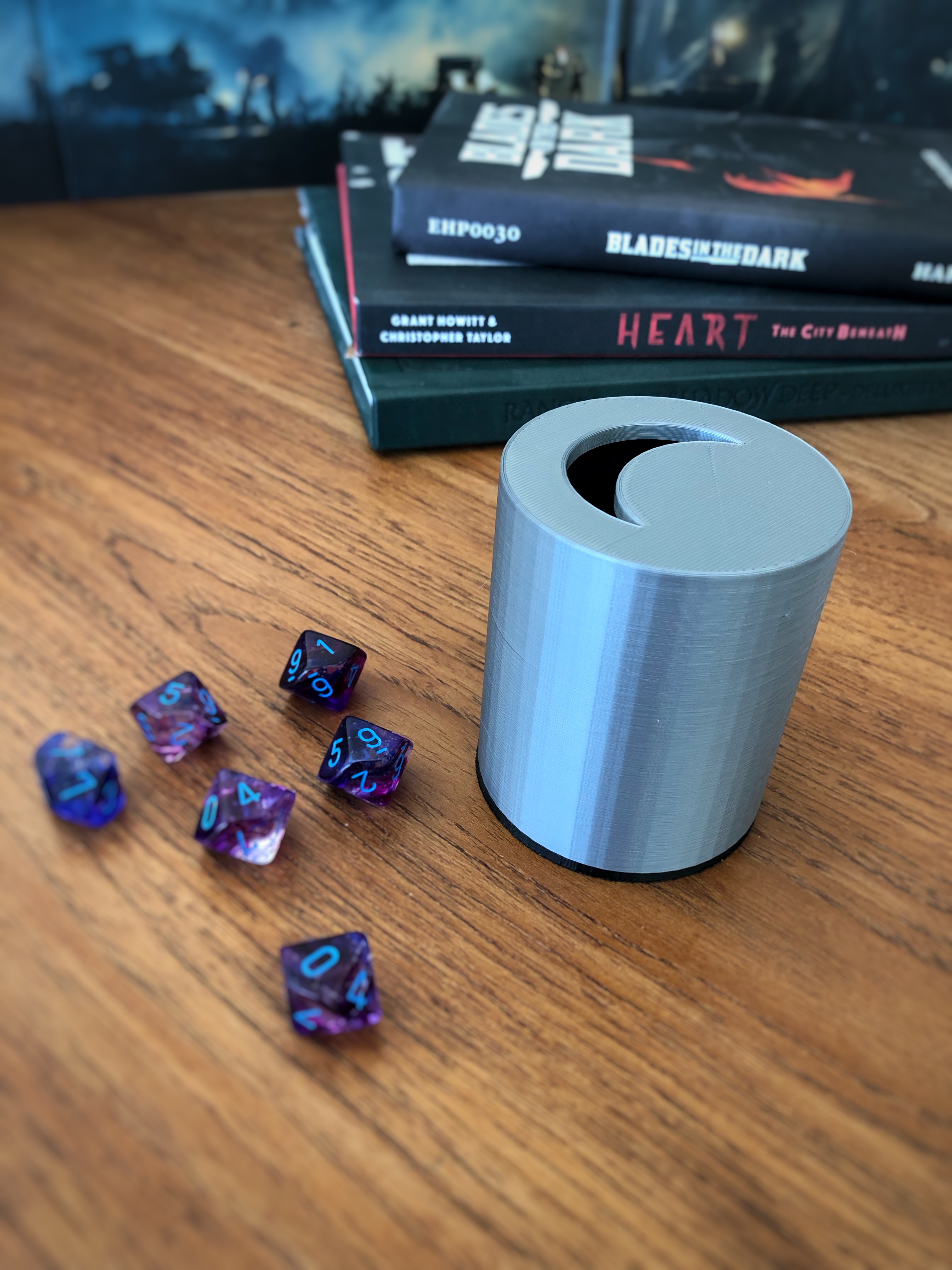 Threaded Tube Dice Box by Agent Mess | Download free STL model ...
