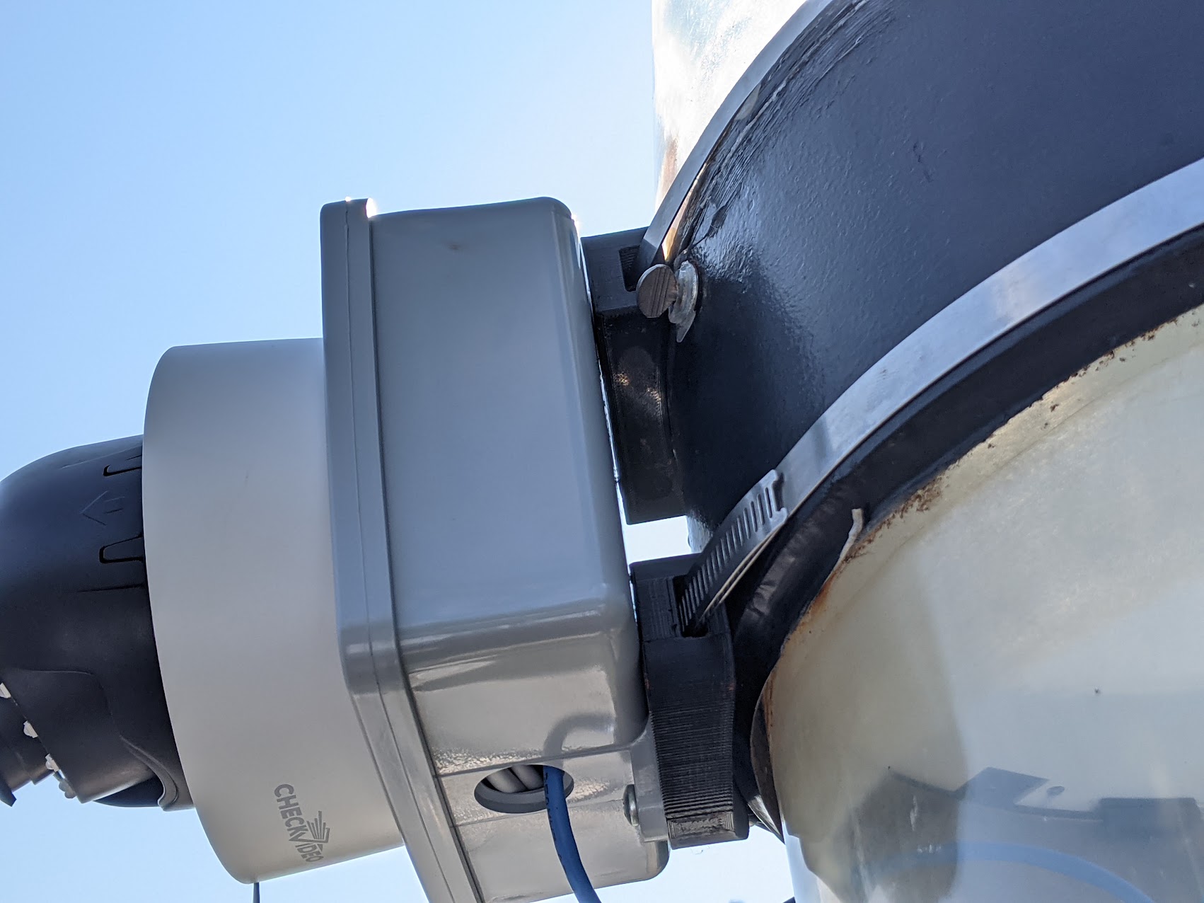 Cylinder / Tube mount by mbiersack | Download free STL model ...