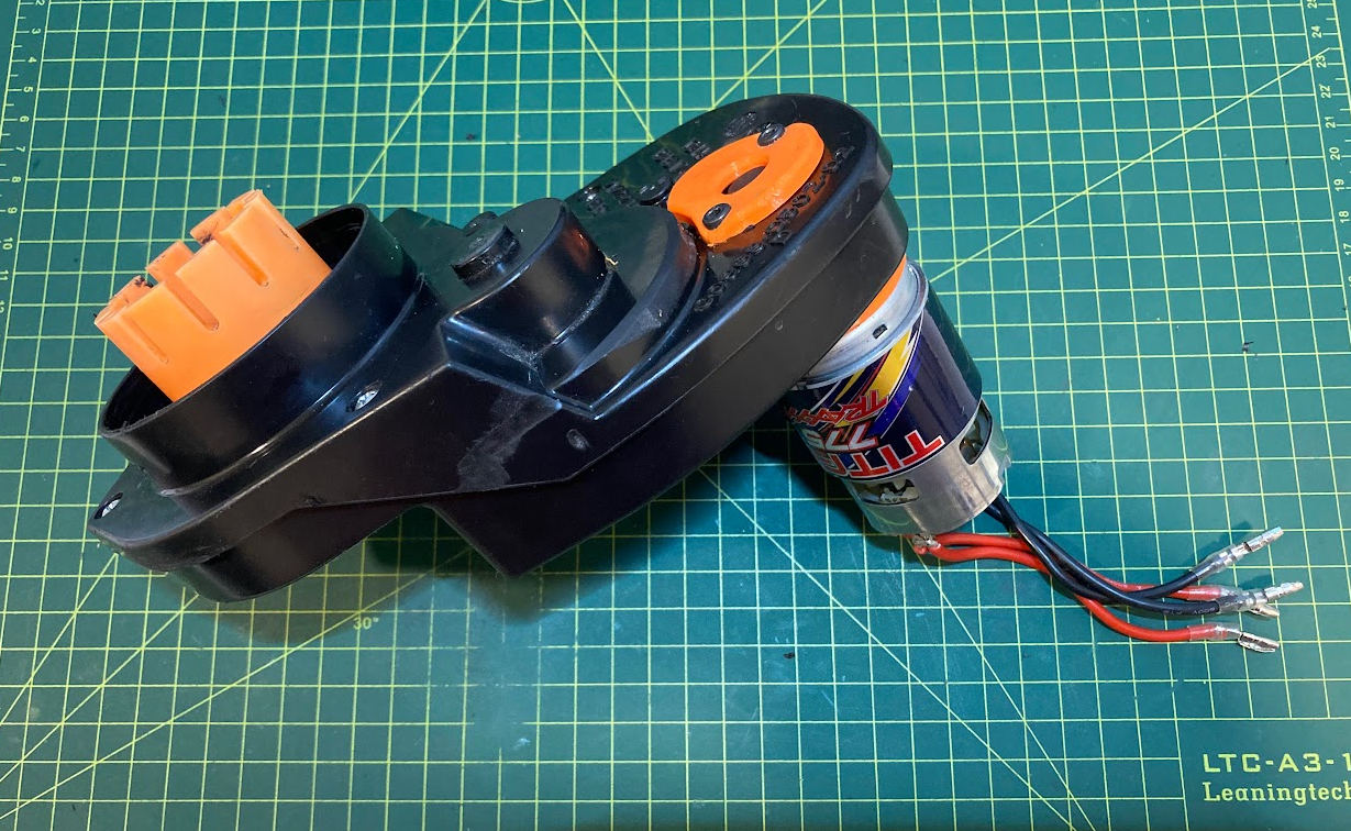 PowerWheels R7 Gearbox 775 Motor Adapters by Dirk | Download free STL ...