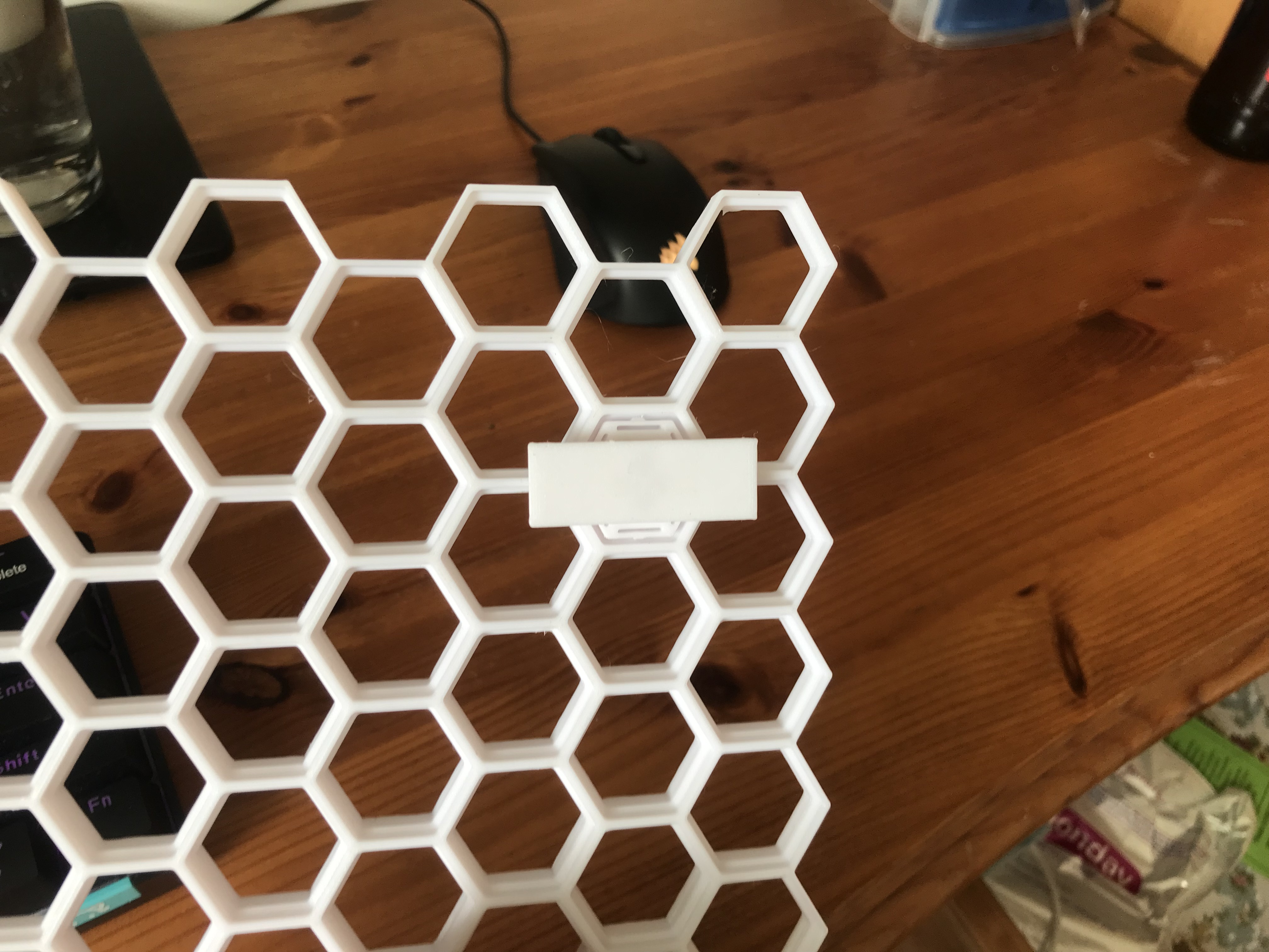 Command Strip mount for Honeycomb wall von matthew reed | Kostenloses ...