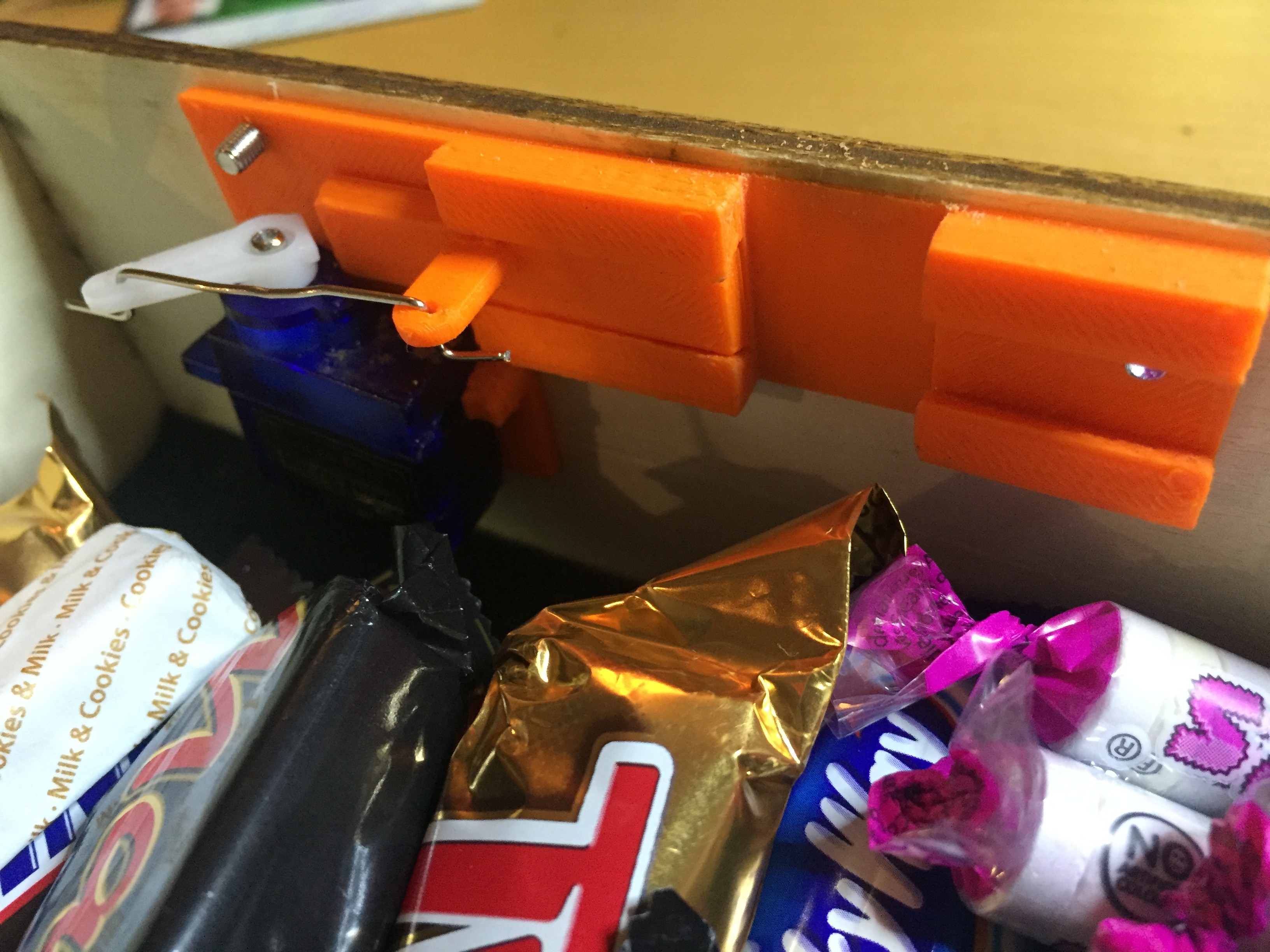 Servo operated lock by Tonitwn | Download free STL model | Printables.com