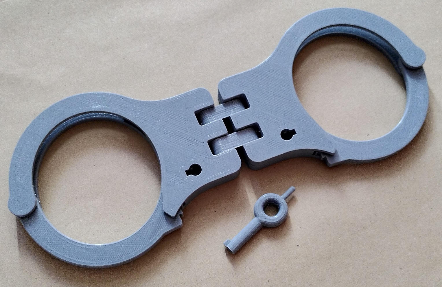 Heavy double hinge handcuffs by printcuffs | Download free STL model ...