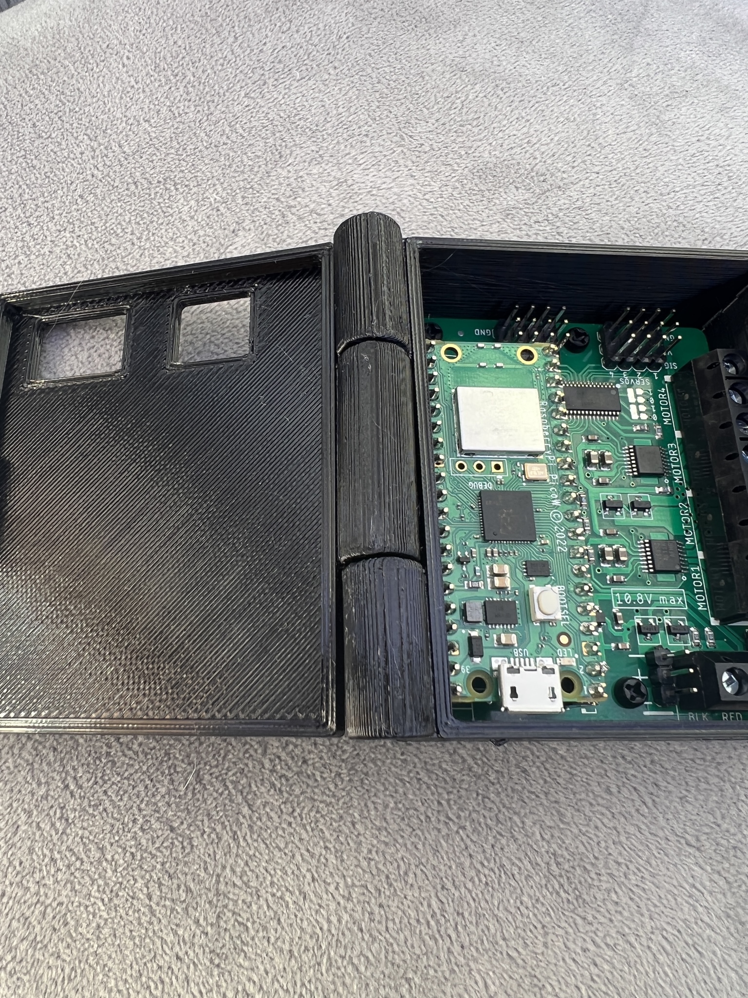 Hinged Box for Raspberry Pi Pico Robotic Board (kitronik) by ...