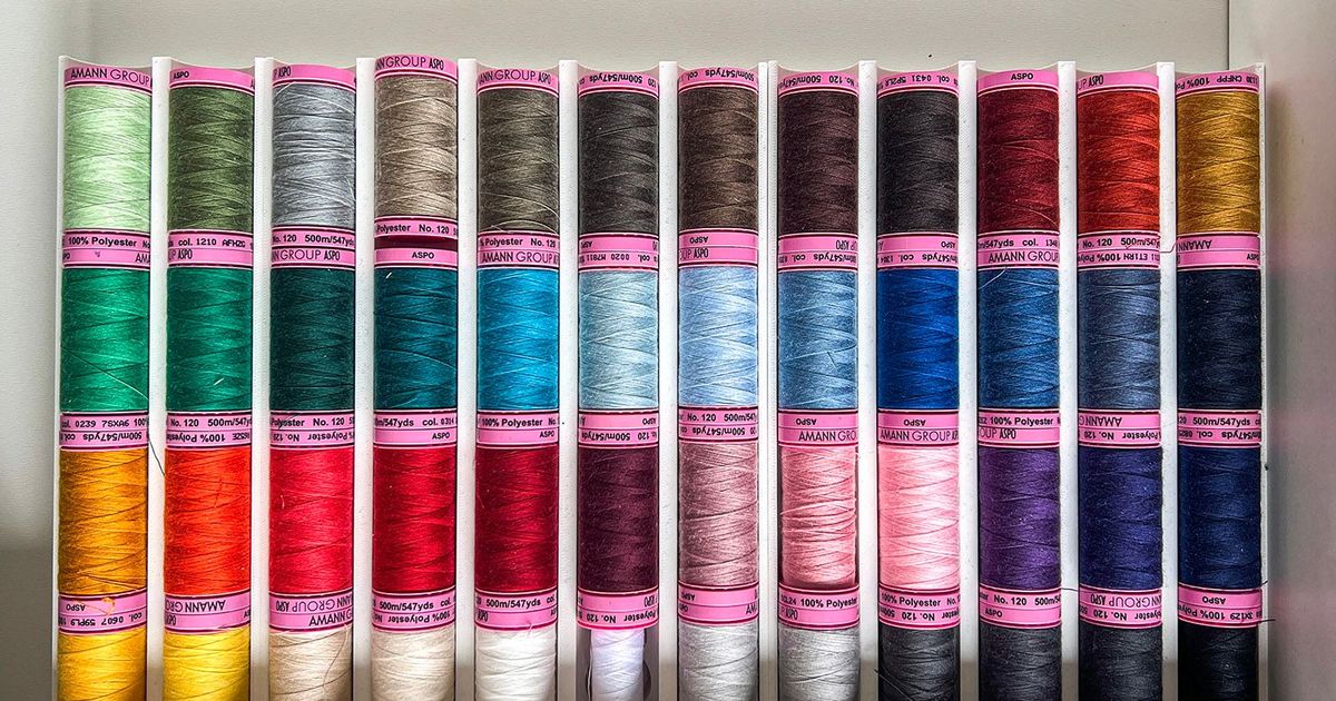 Organiser for large threads (sewing) [Organizér na větší špulky nití ...