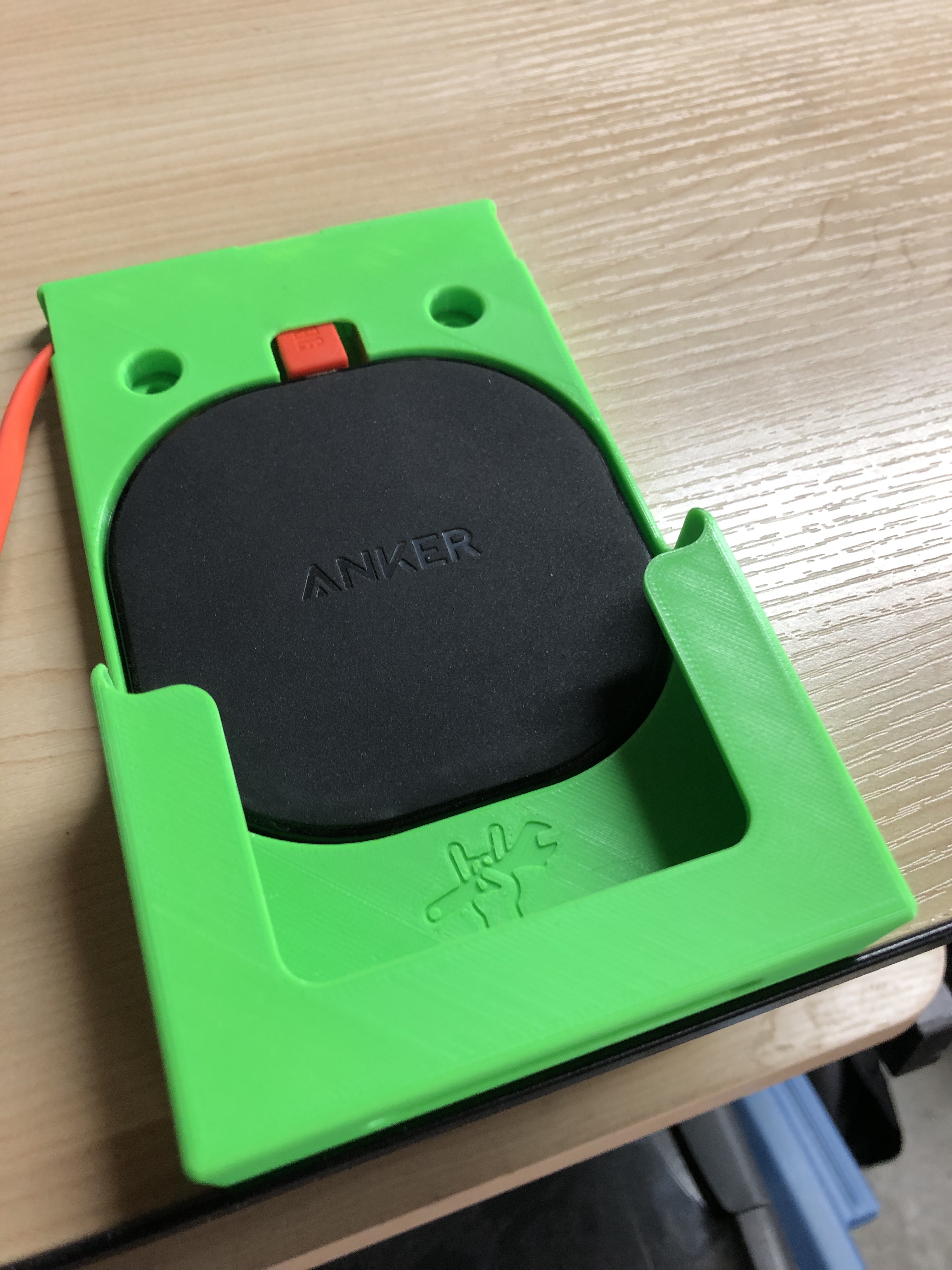 iPhone Holder with Wireless Charging by TinkeringRocks | Download free ...
