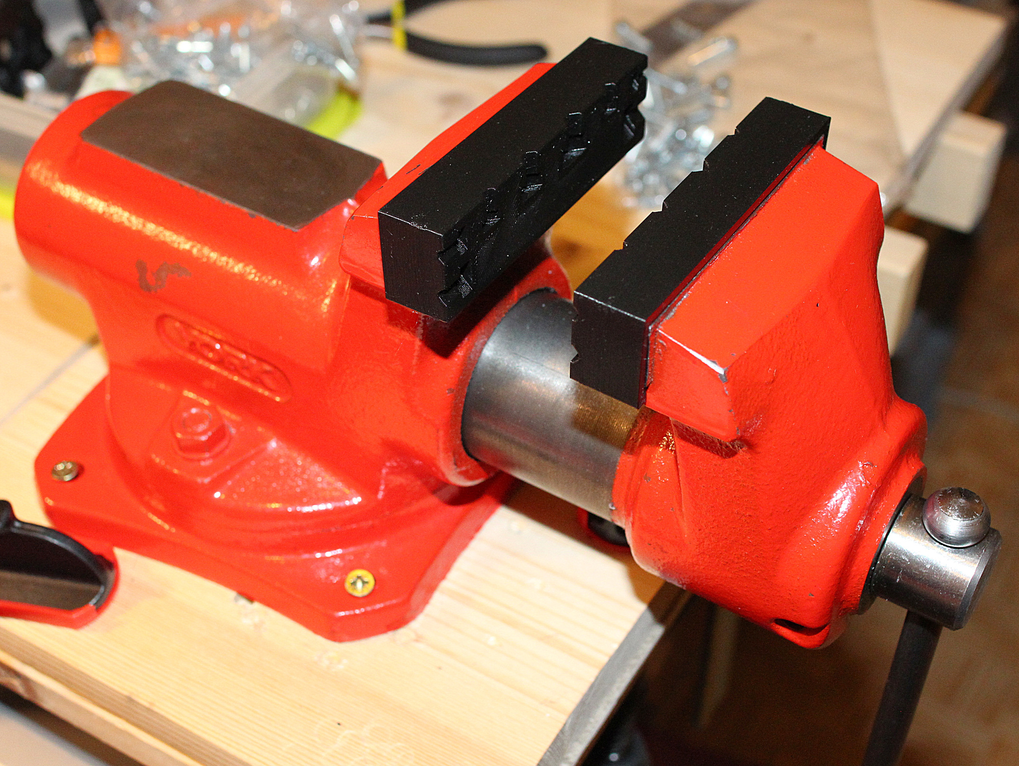 Jaw Inserts for bench vice[vise] YORK 80 by JuraS | Download free STL ...