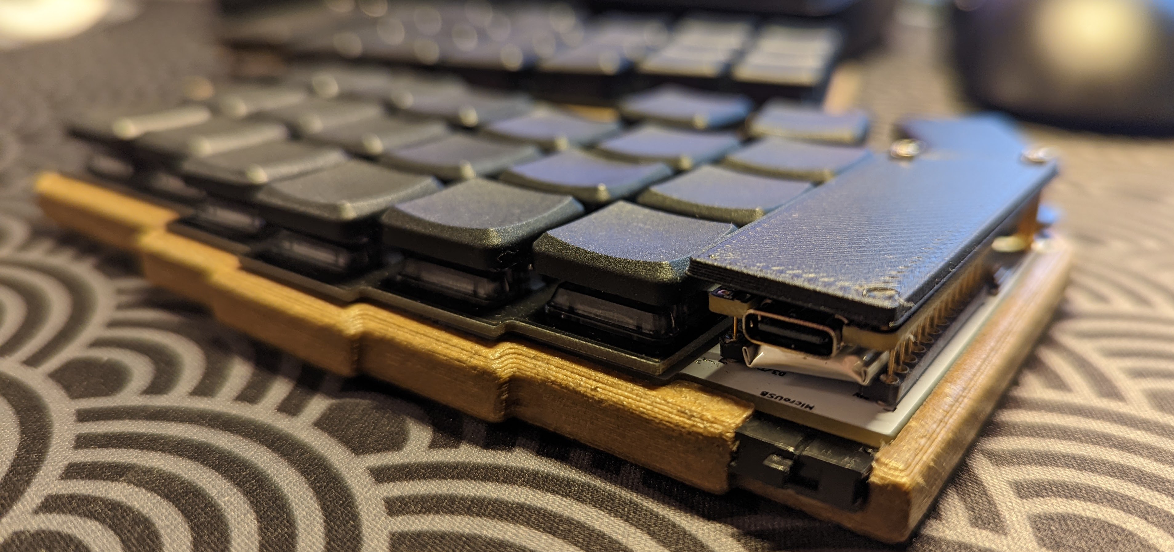 Corne Wireless Case by hankybrd | Download free STL model | Printables.com