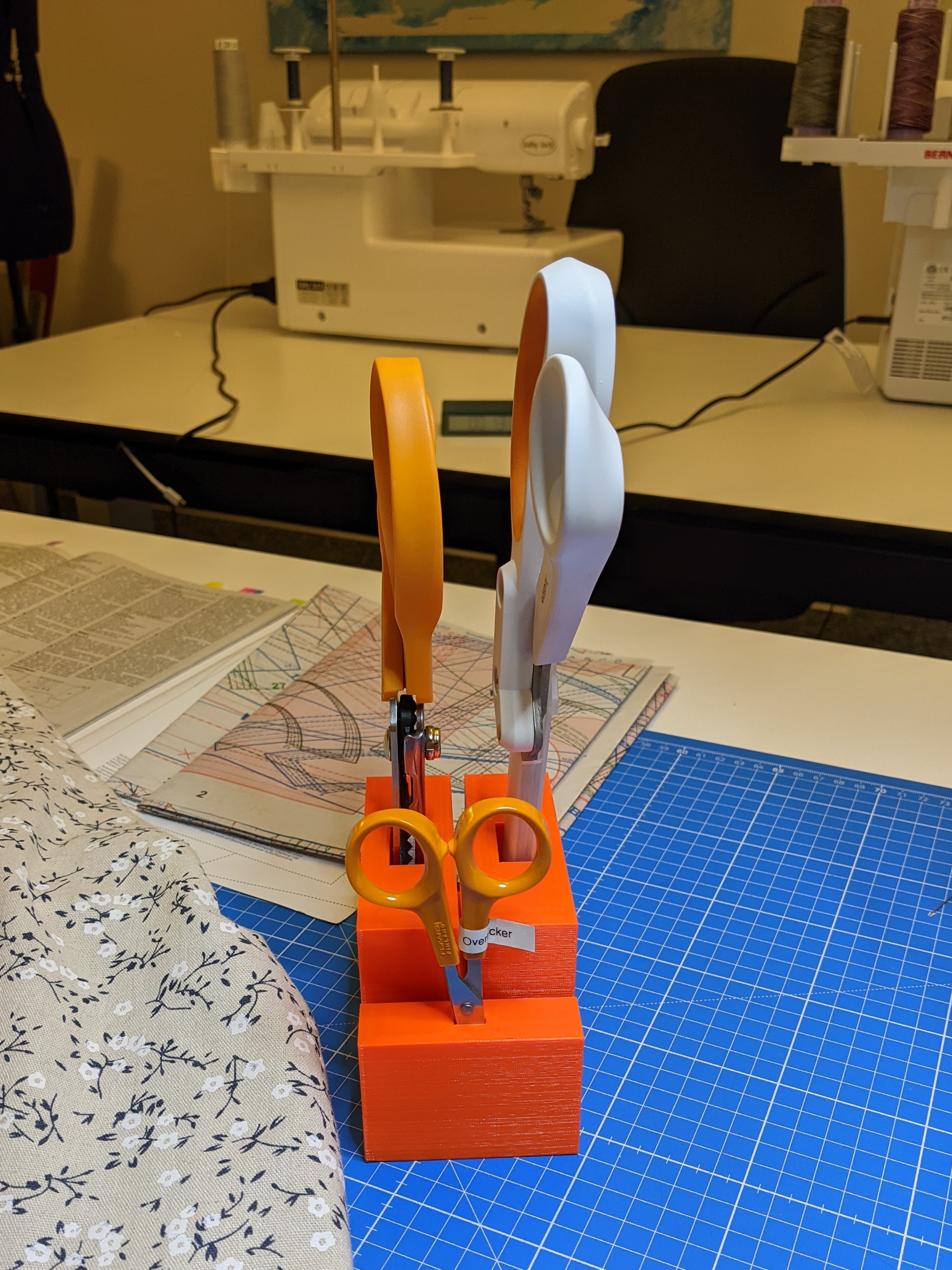 Brick Scissor Holder by adsw | Download free STL model | Printables.com