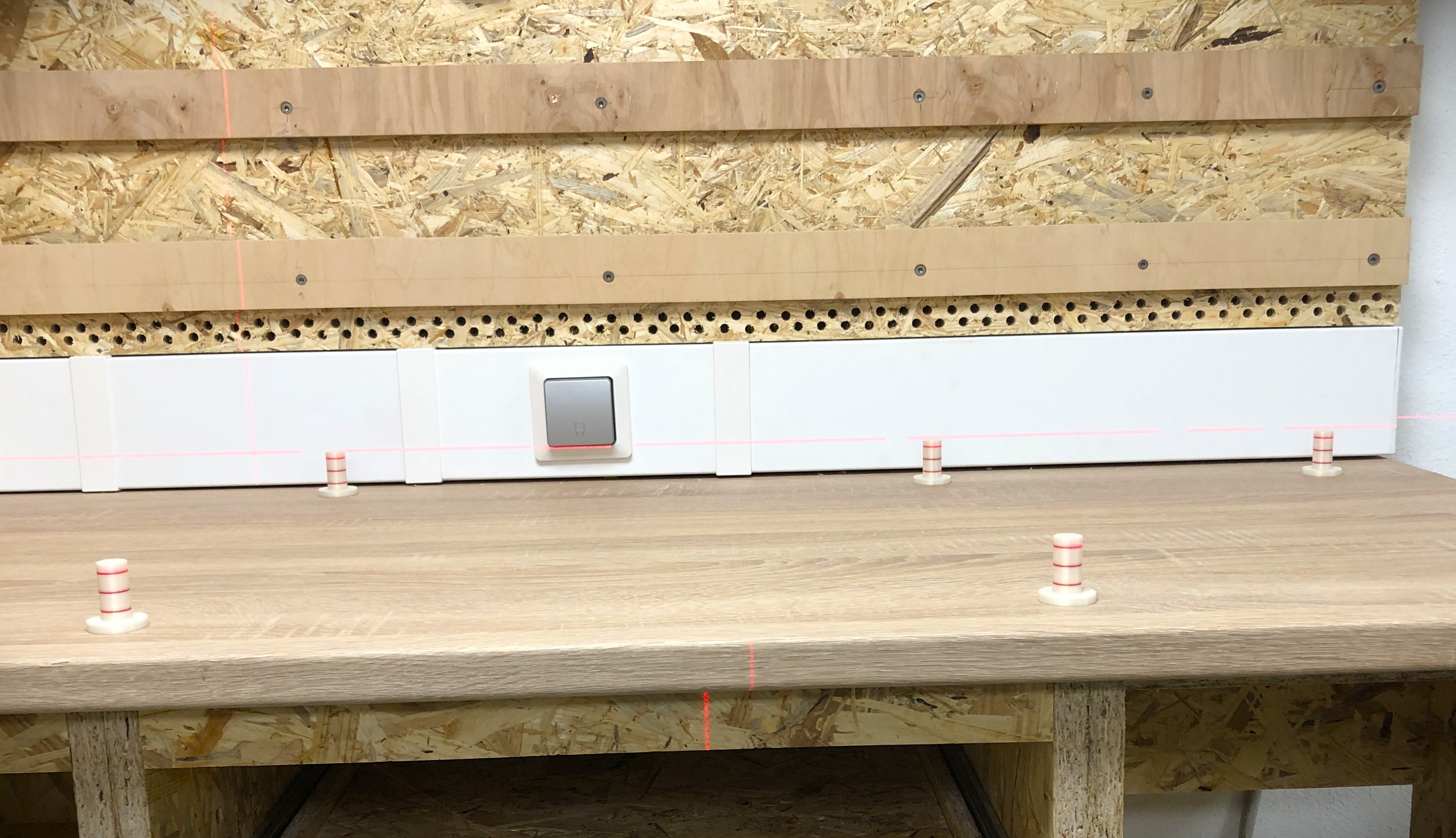 Table / Worbench Laser-Leveling Jig by makerl1969 | Download free STL ...