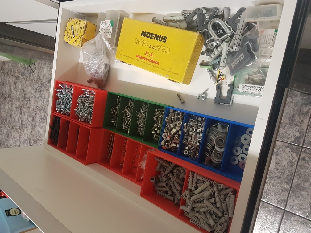 Customizable stackable screw box by Dedalo | Download free STL model ...