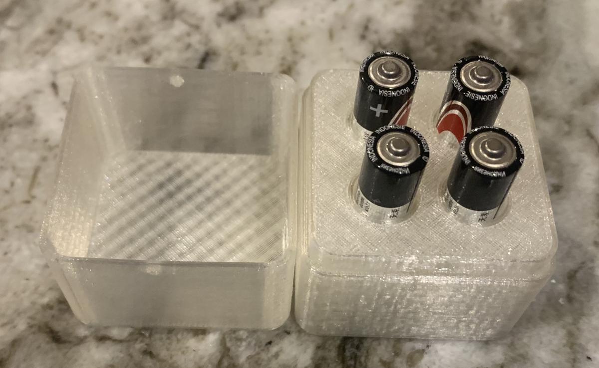 Parametric AA/AAA Battery Box with lid par MeltinPlastic | Téléchargez ...