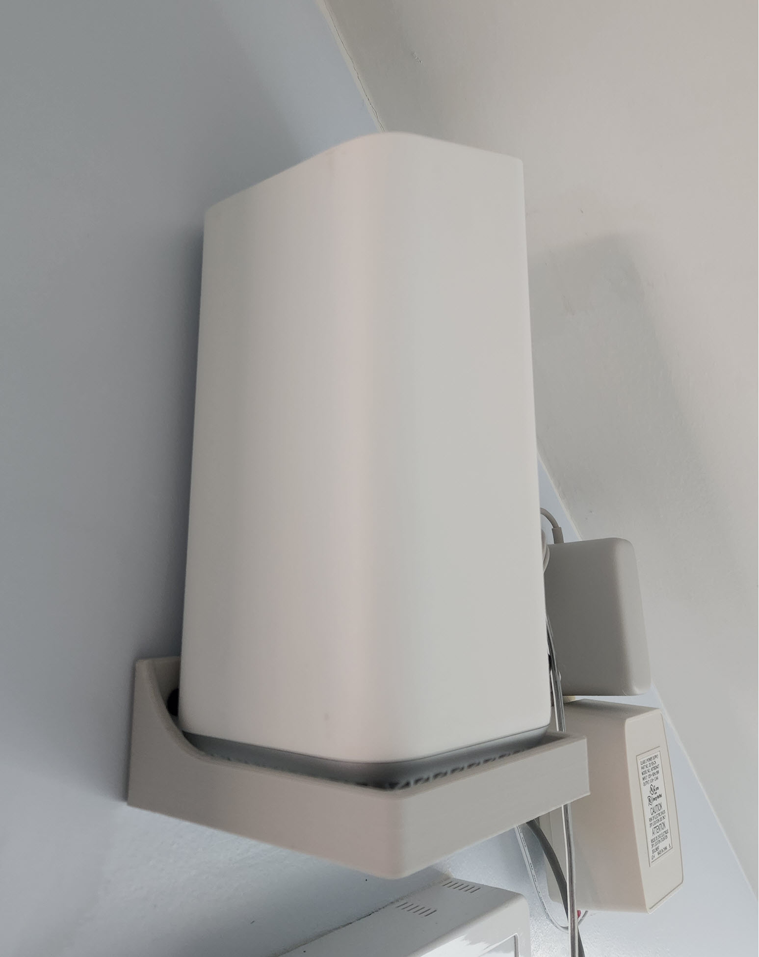 Rogers/XFinity XB7 Wall Mount by SilverBullet126 | Download free STL ...