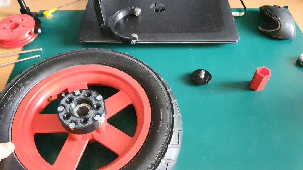Wheel spinning lock for Infento by Michal | Download free STL model ...