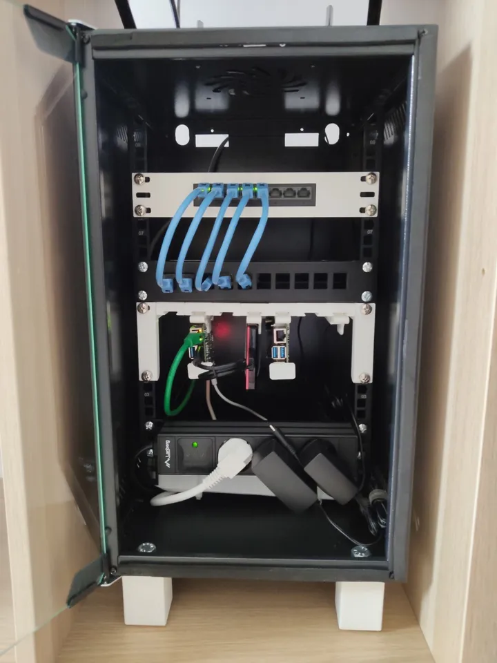 10" Server rack, Lanberg lift legs by ayanev | Download free STL model ...