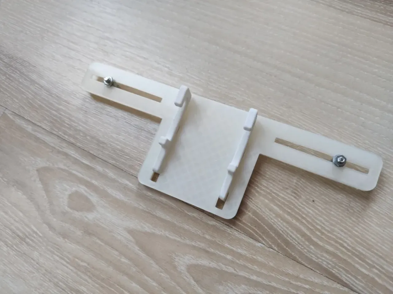 IKEA Skadis WIFI router attachment bracket by ayanev | Download free ...