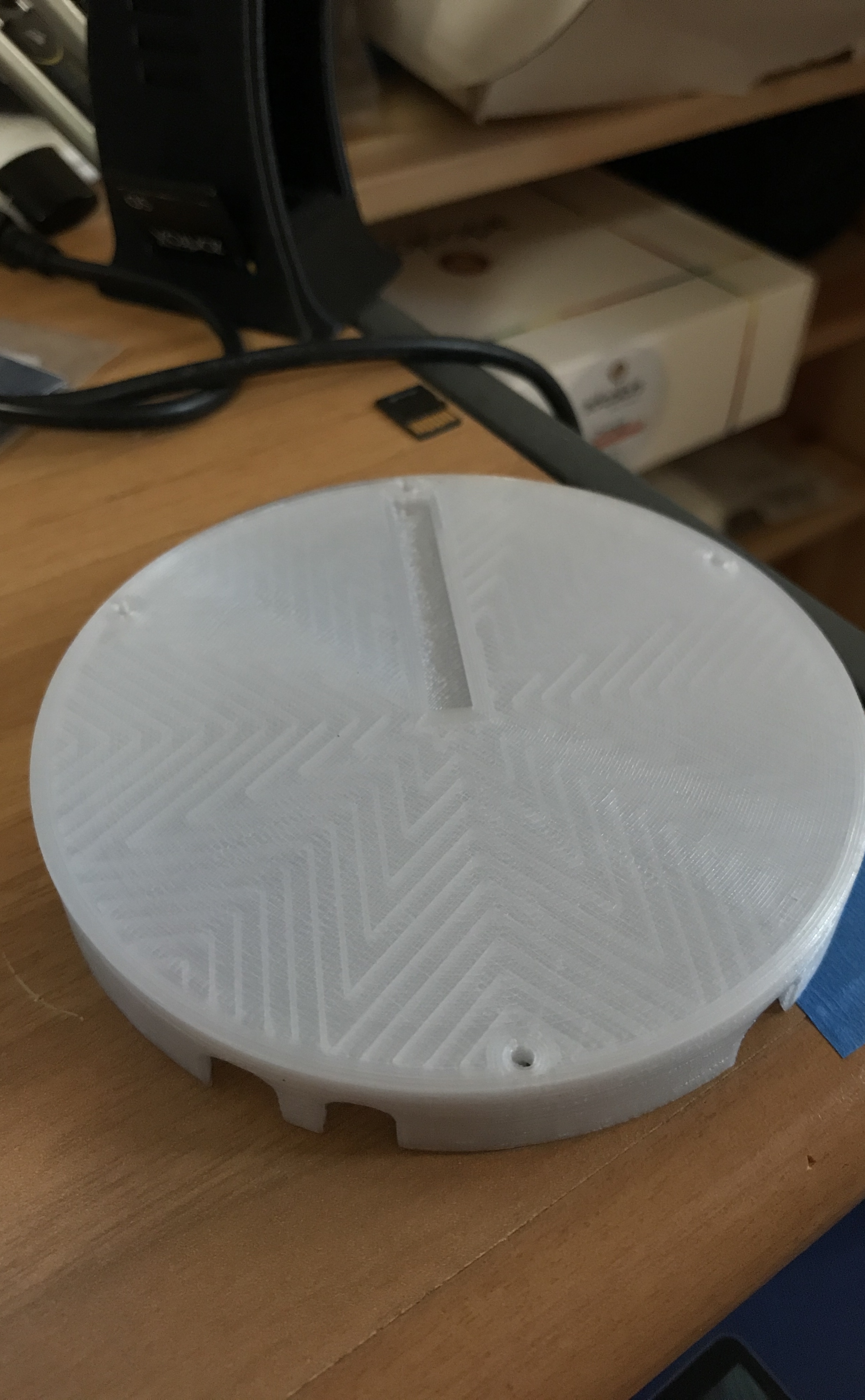 Remix of "Floating" tensegrity table with built in tensioning mechanism ...