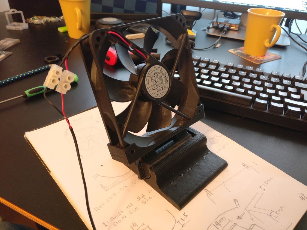 Dumb 120mm PC Fan Holder by gammy | Download free STL model ...
