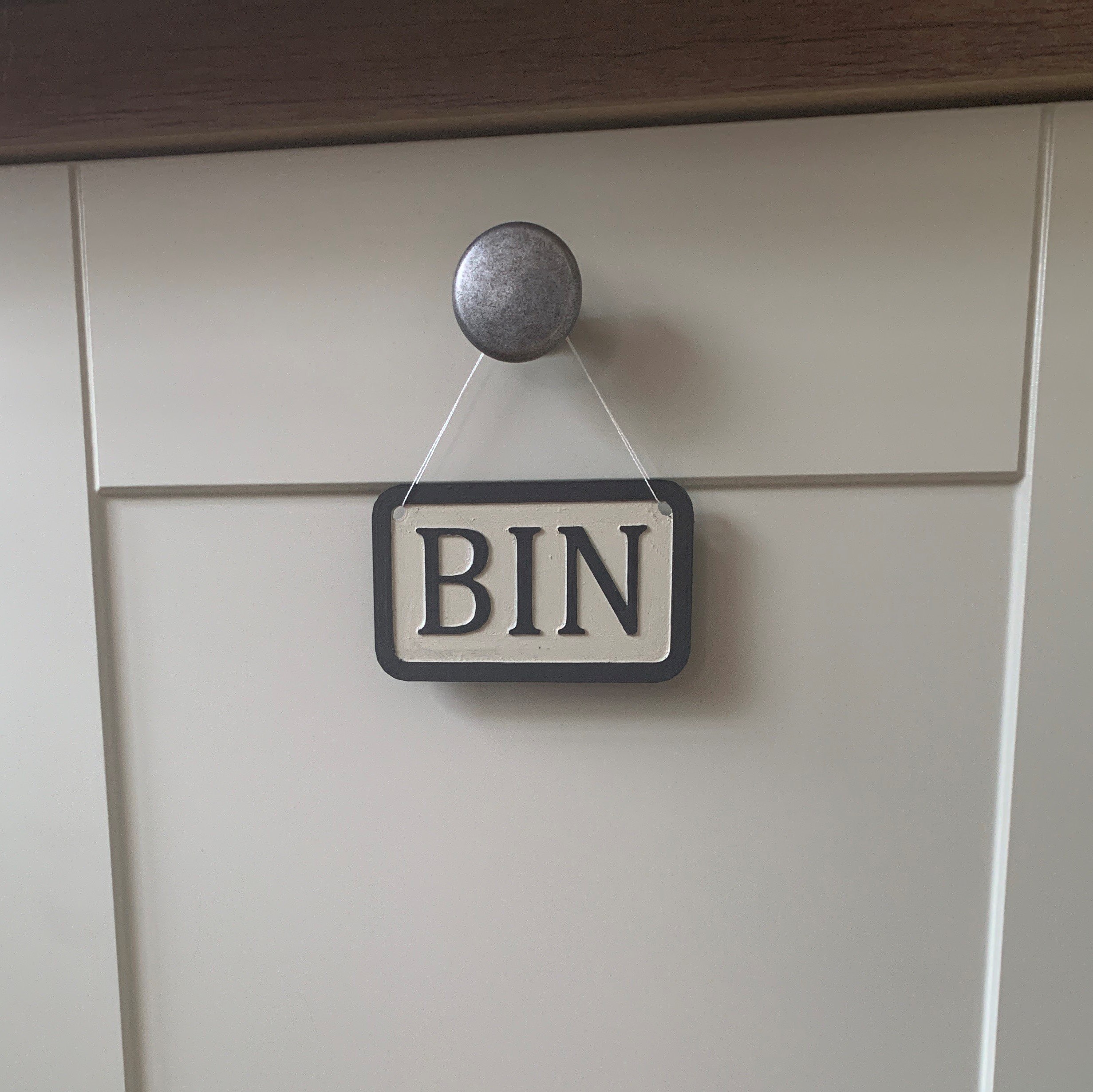 Hangable Bin Sign by ZFT | Download free STL model | Printables.com