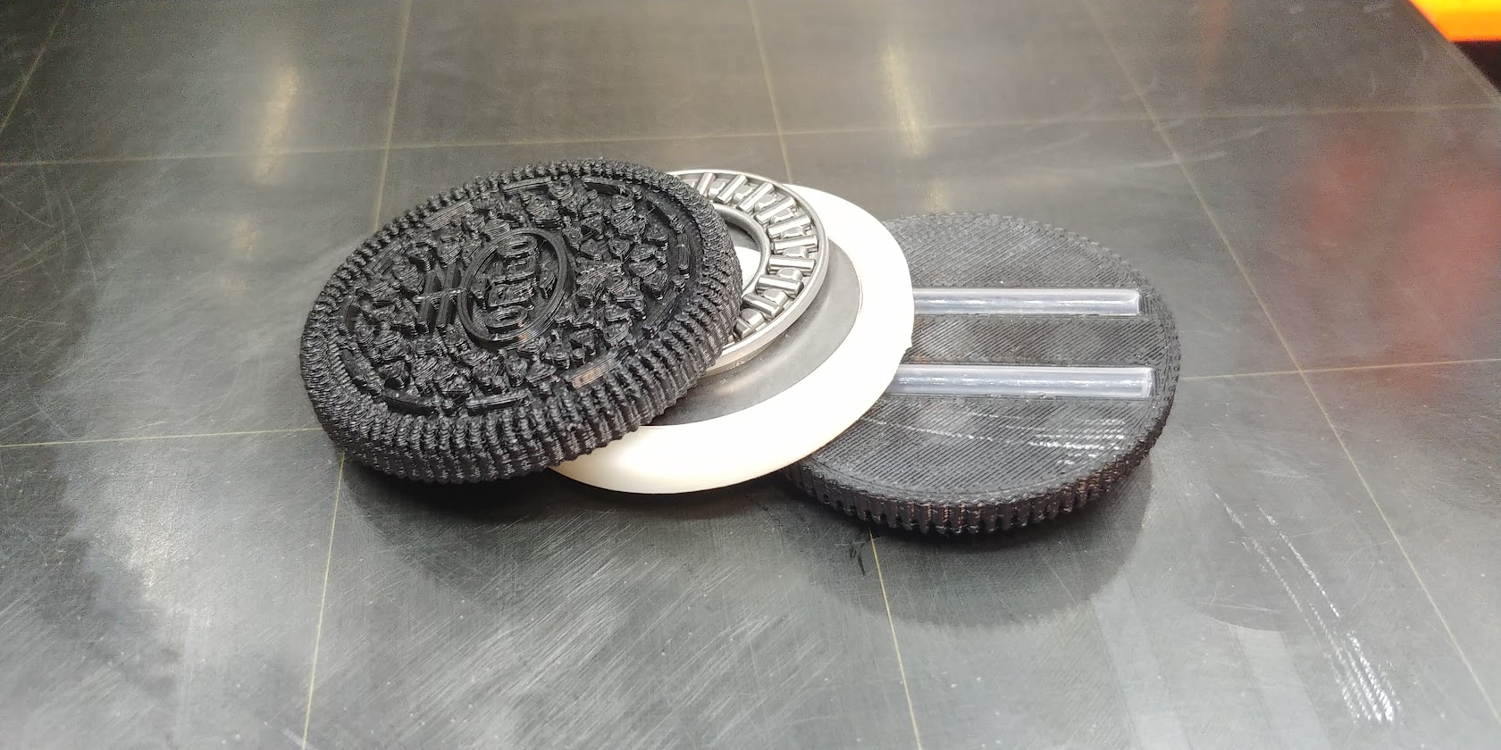 Oreo Cookie Sliderotor (Sliding and Rotating Fidget) by MrFlippant ...