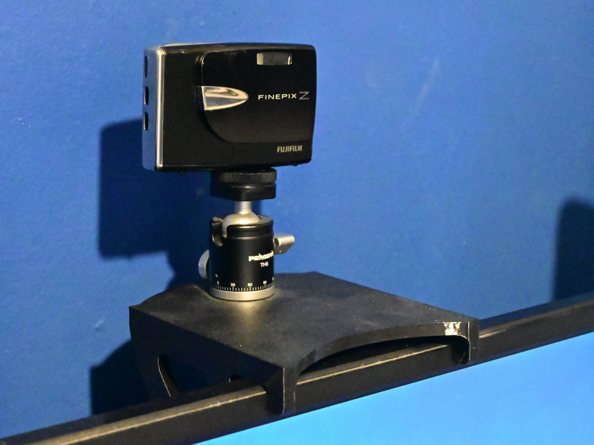 Monitor camera mount por Xlucine | Descargar modelo STL gratuito ...