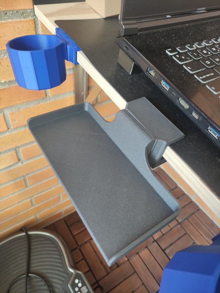 Adaptable rotary universal bracket by Ljhtom (Javier Hernando ...