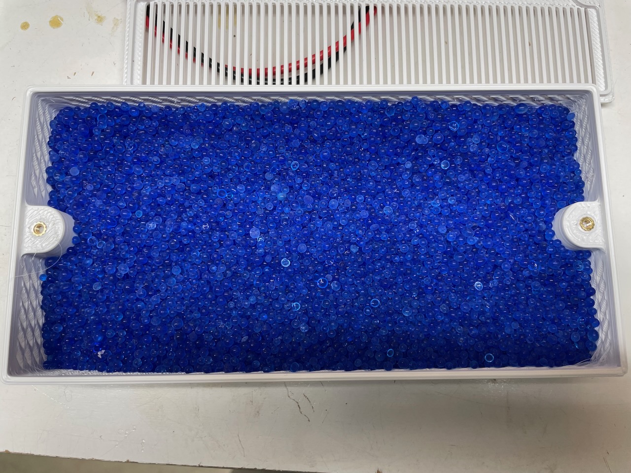 Silica gel bead container by Scott | Download free STL model ...