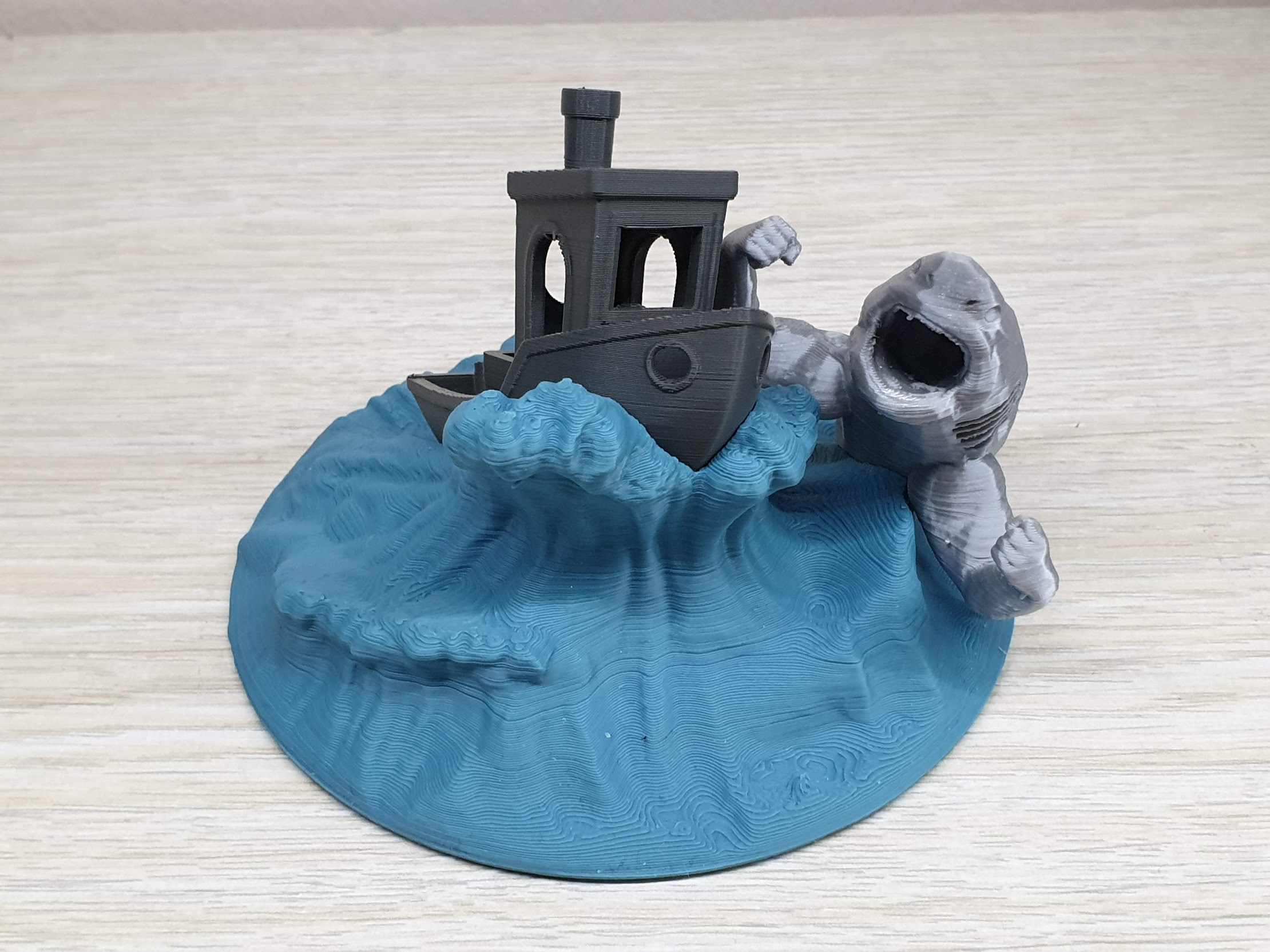 Benchy and the Silver Shark por 3DPrintBeginner | Descargar modelo STL ...