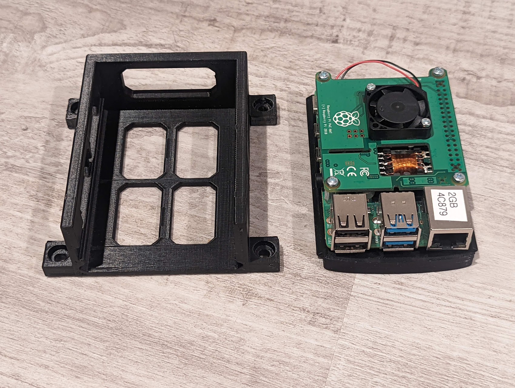 Raspberry Pi Mountable Frame by LilTrublMakr | Download free STL model ...