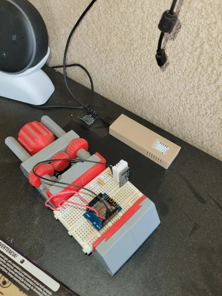 Wemos D1 Mini and DHT22 Enclosure by QuasiReal | Download free STL ...