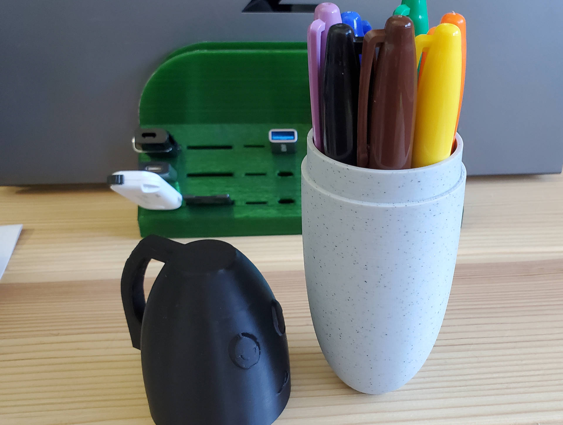 Pen Pal (Sharpie Case) by dereksrose | Download free STL model ...