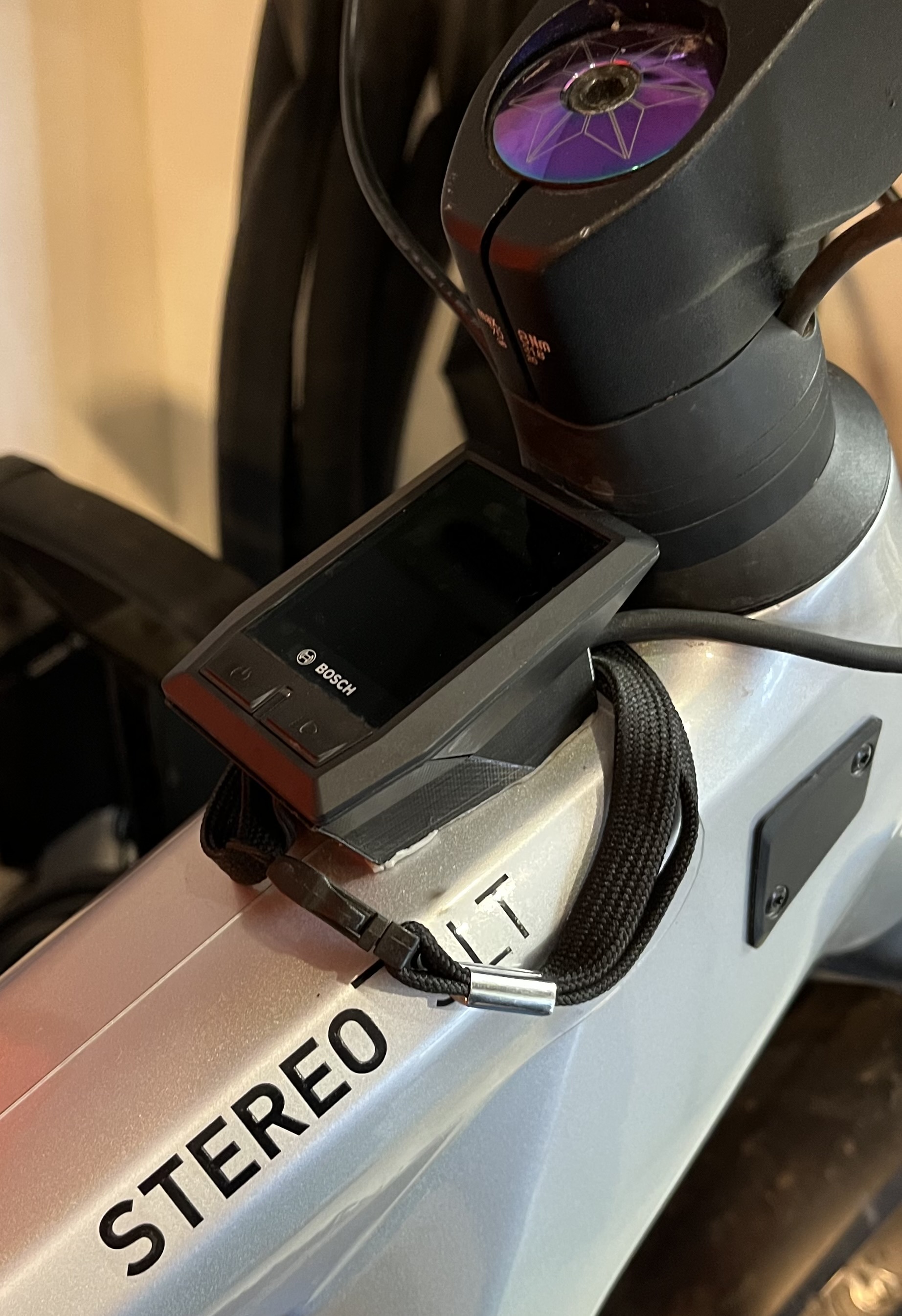 Bosch Kiox display frame bracket by Johan | Download free STL model ...