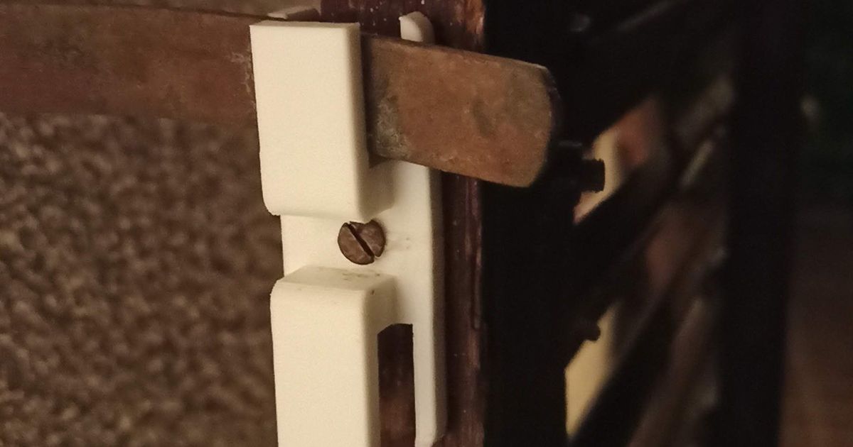 Custom window stop bracket by Stipao | Download free STL model ...