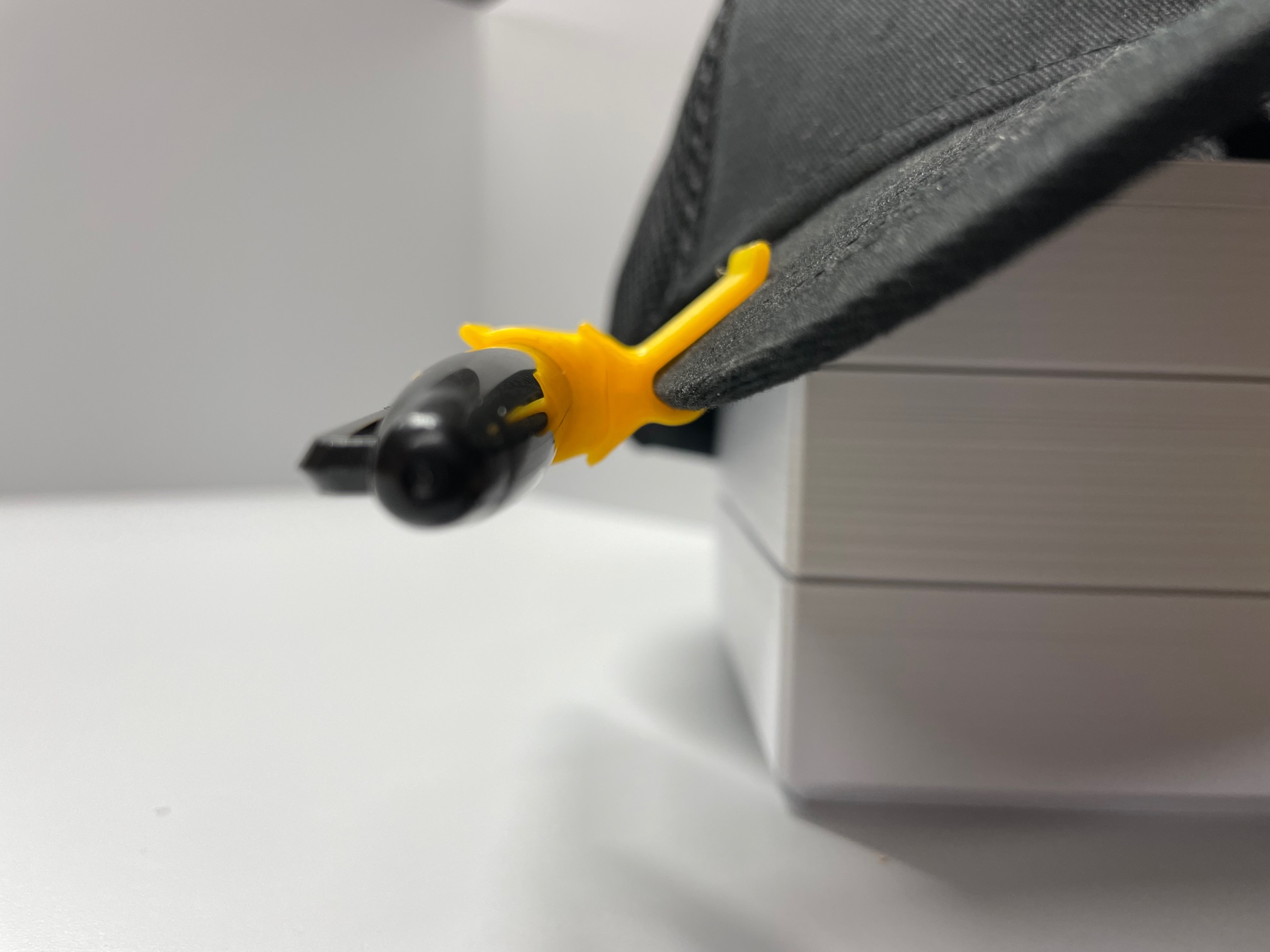 Magnetic Sharpie Cap Clip by Miguel M. | Download free STL model ...