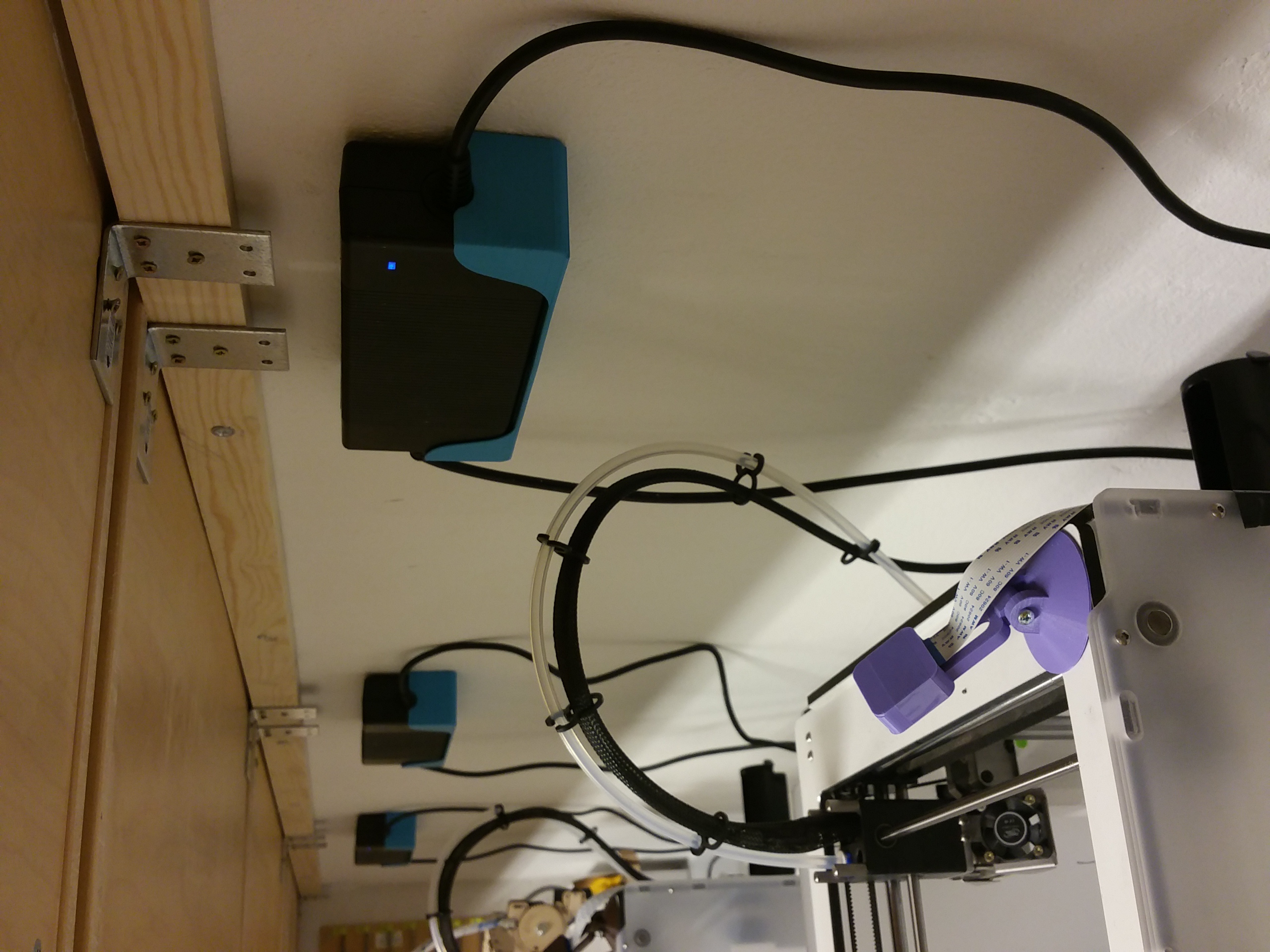 Wall mount for Ultimaker PSU by Cederb | Download free STL model ...