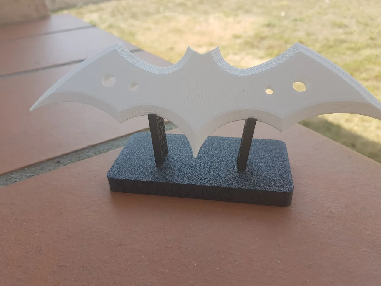 Batarang stand by kaen_ono | Download free STL model | Printables.com