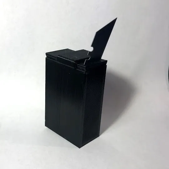 Compact Razor Blade Disposal With Cover by Nick | Download free STL ...