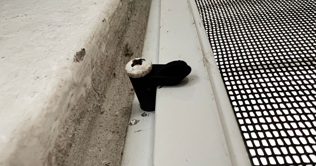 Window Screen Swivel Clip by fifteens | Download free STL model ...