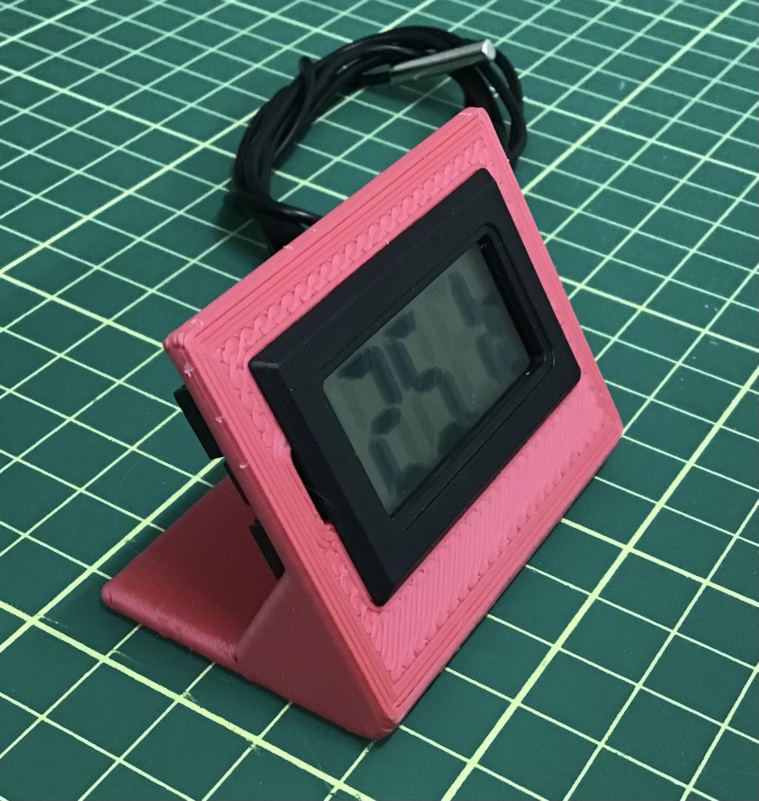 Digital thermometer stand by Klave | Download free STL model ...