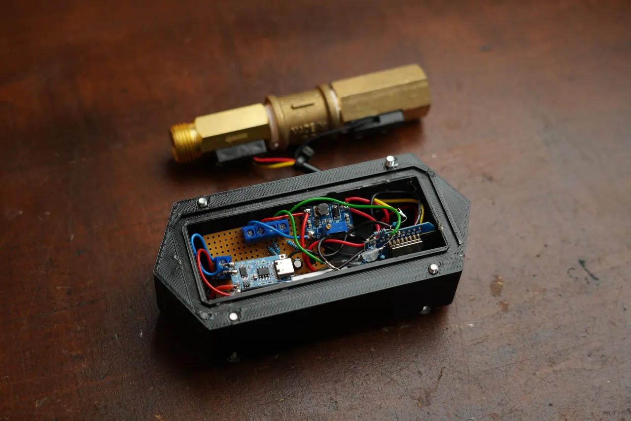 Water Flow Online Tracker Enclosure by GreatScott! | Download free STL ...