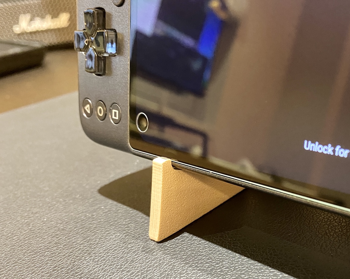 GPD XP & XP Plus Folding Stand / Dock (Print in place) by RiverCharlie ...