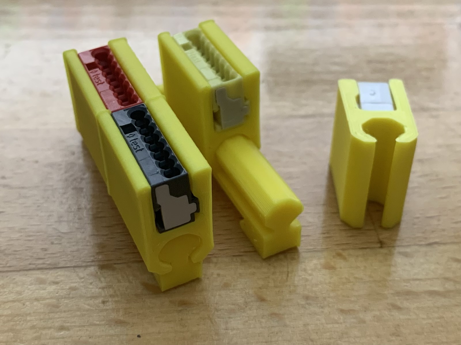 Screw and DIN rail mounts for Wago 243-x04 and 243-x08 KNX connectors ...