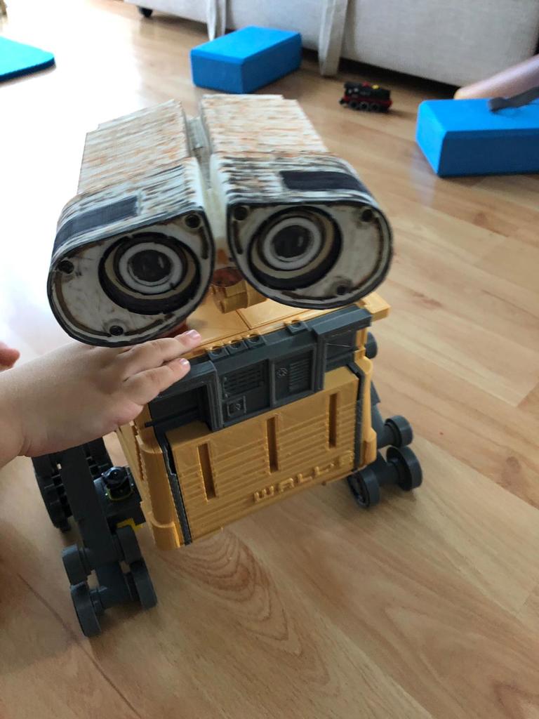 Wall-E Robot w/ electronics /rmx by ltmirel | Download free STL model ...