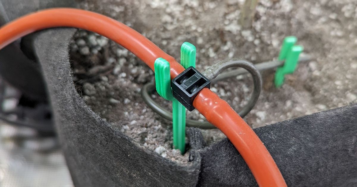 Drip Tube Spike 8mm by btreecat | Download free STL model | Printables.com