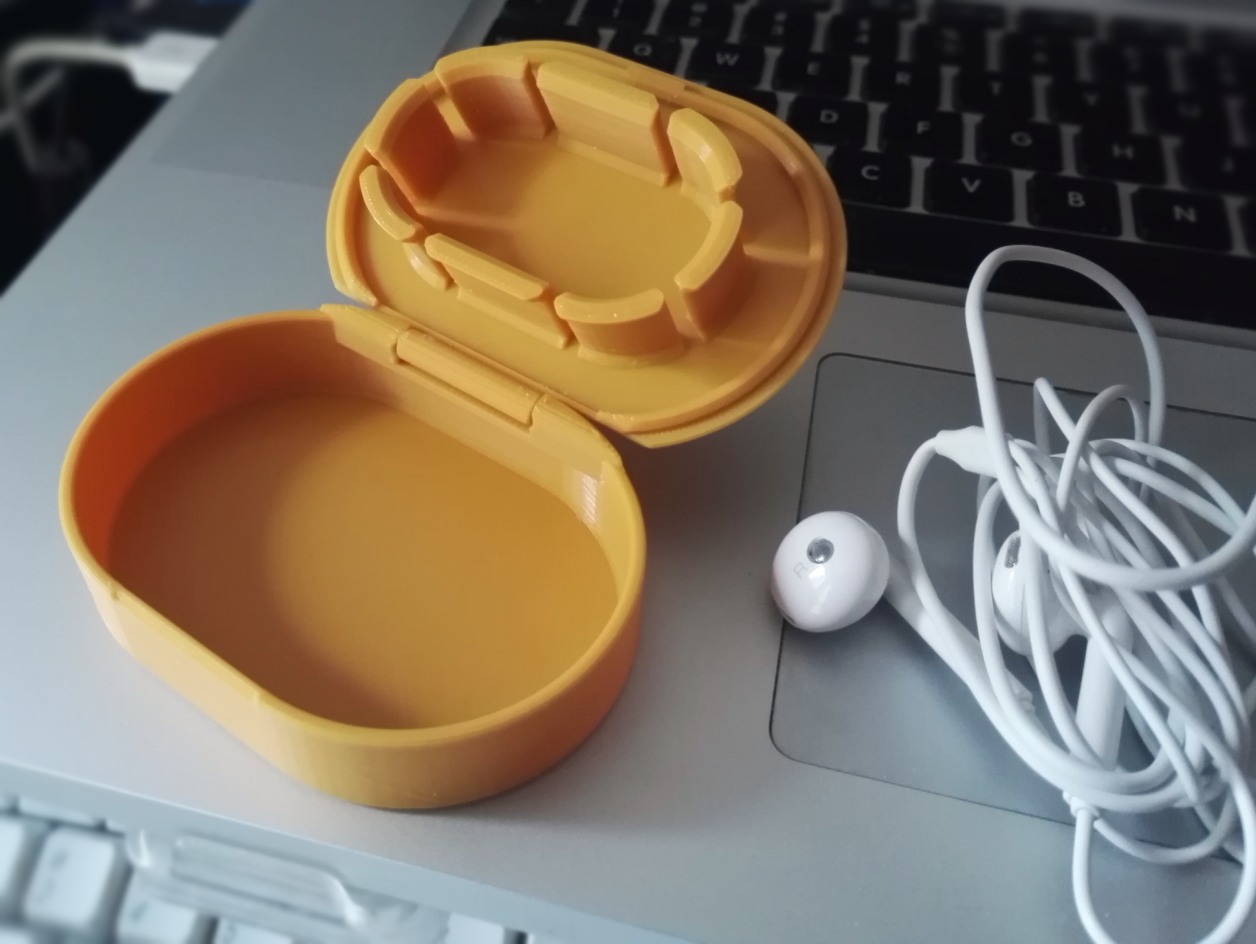 Hinged Case for Earphones (separate parts remix) por DrLex | Descargar ...