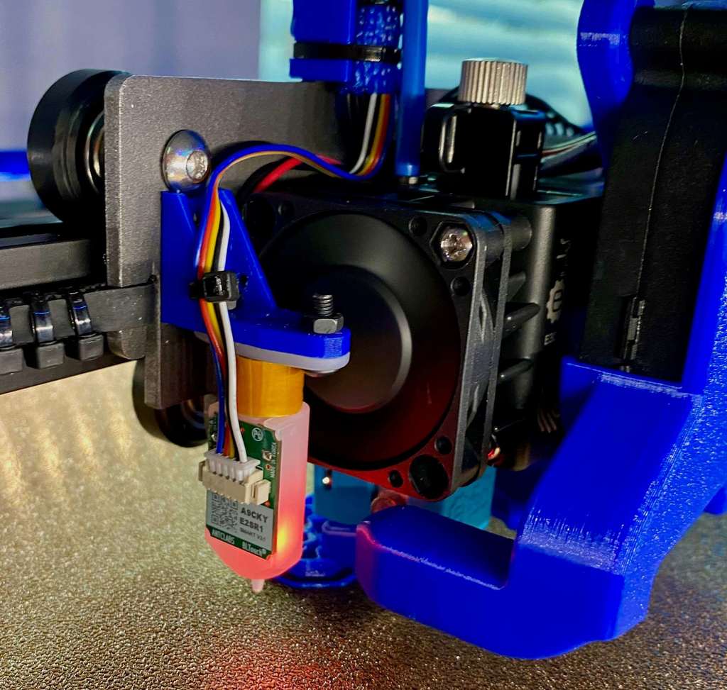 Adjustable BLTouch mount for the Hemera Aluminium Adaptor by samwiseg0 ...