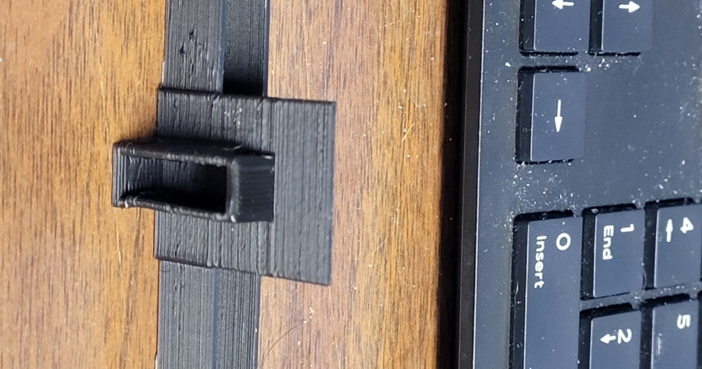 Chromebook/Ipad cart cable clip by Shanold | Download free STL model ...