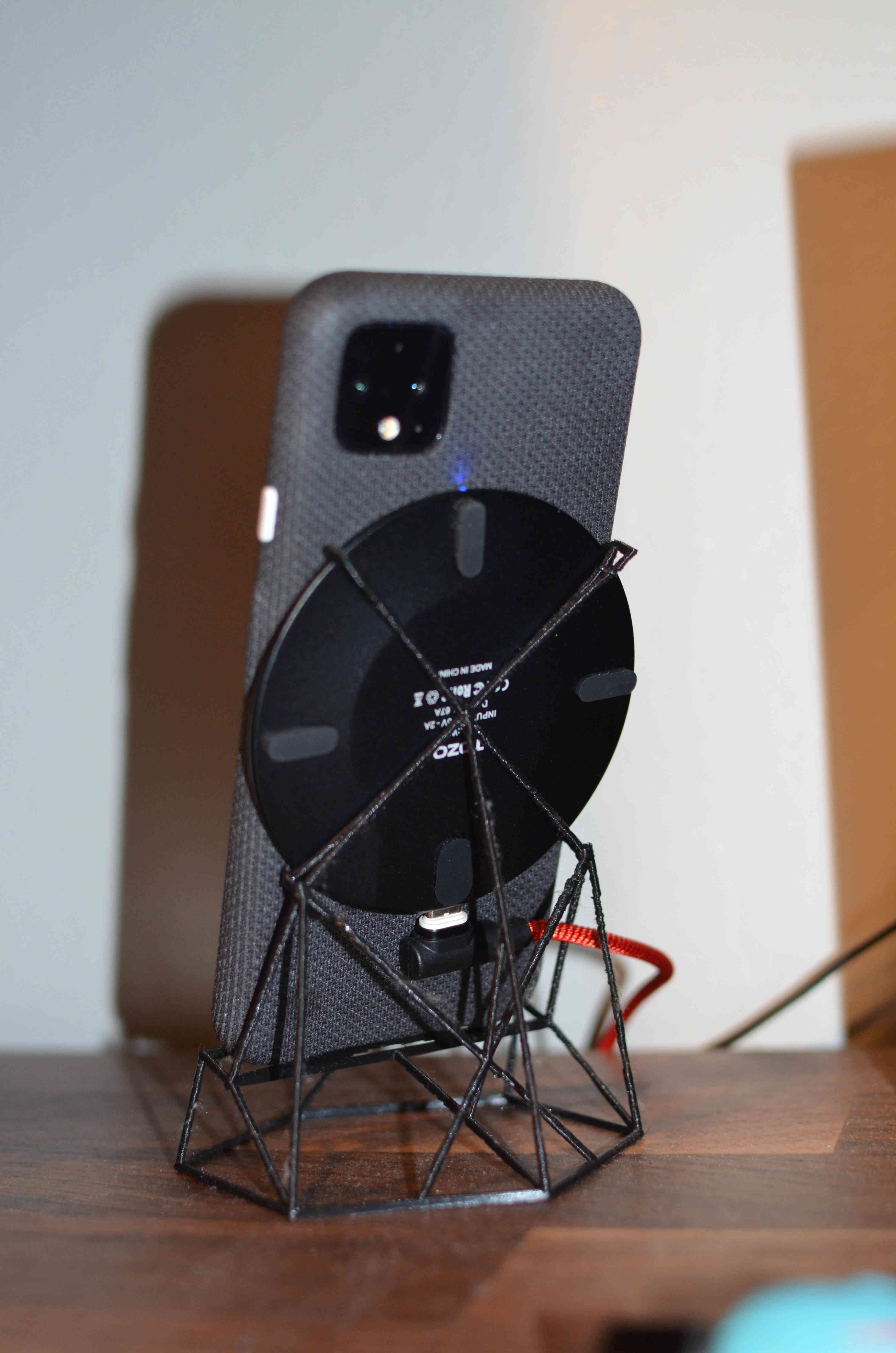 Minimalist Qi Phone Charger by Hamish Alexander | Download free STL ...