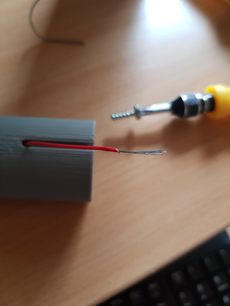 2xD-Cell Adapter to Single 18650 Adapter by krasm | Download free STL ...