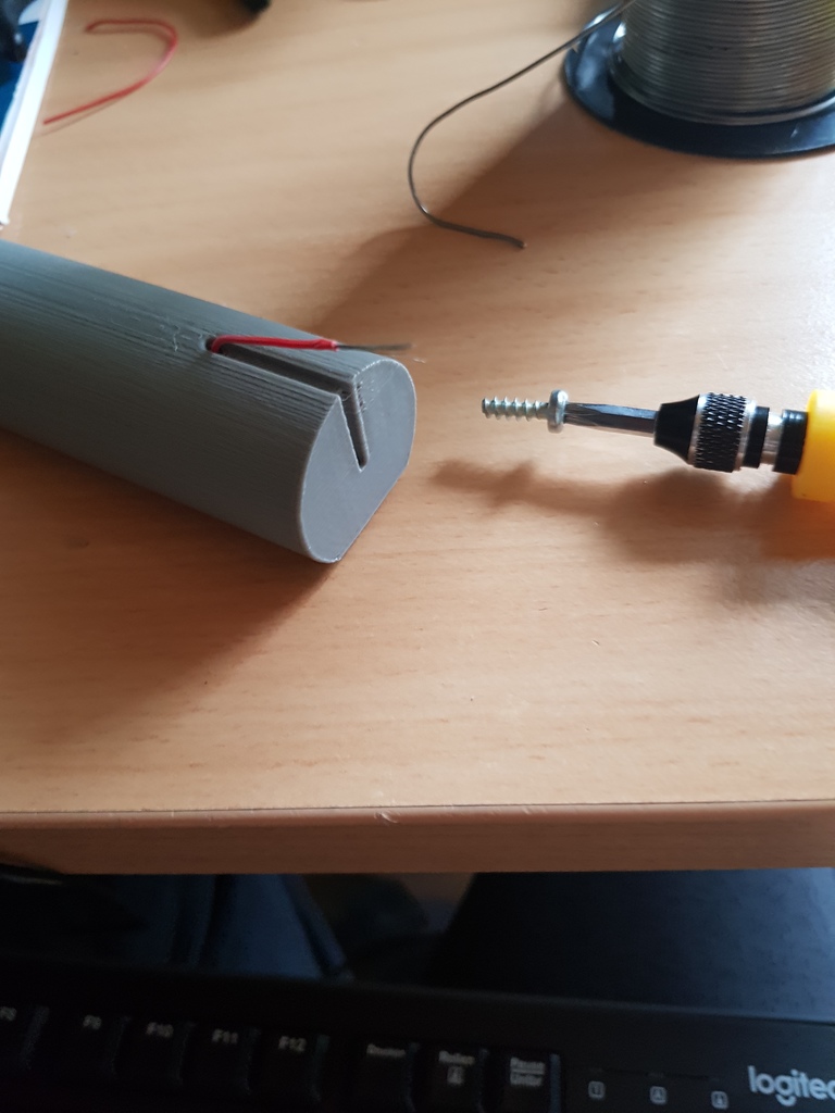 2xD-Cell Adapter to Single 18650 Adapter by krasm | Download free STL ...